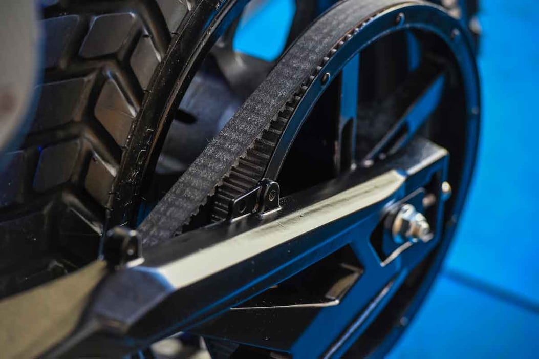 Hub-Drive vs. Mid-Drive Electric Motorcycles... What you need to know